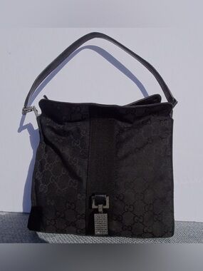 Gucci | Bags | Gucci Authentic Jackie Gg Canvas Shoulder Bag Black Y2k ...